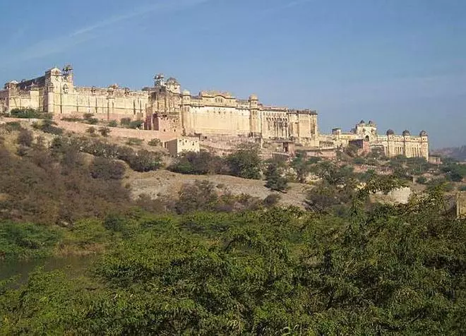 Fort en forme parfaitement dans l'environnement