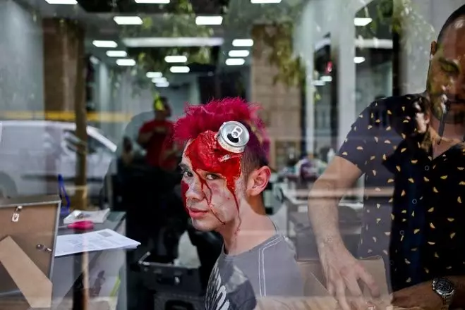 Chile Hairdresser.