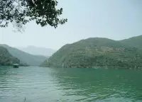 Lacul Yablanitsa - un loc ideal pentru a vă relaxa