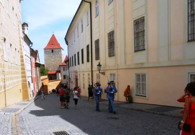 Vue vum schwaarze Tuerm aus der Kathedral vum St. Vava