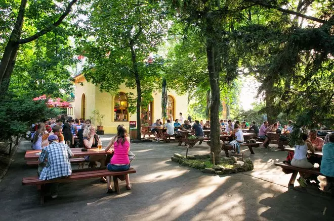 Գարեջրի պարտեզ (Գարեջրի պարտեզ) Riigian Gardens- ում