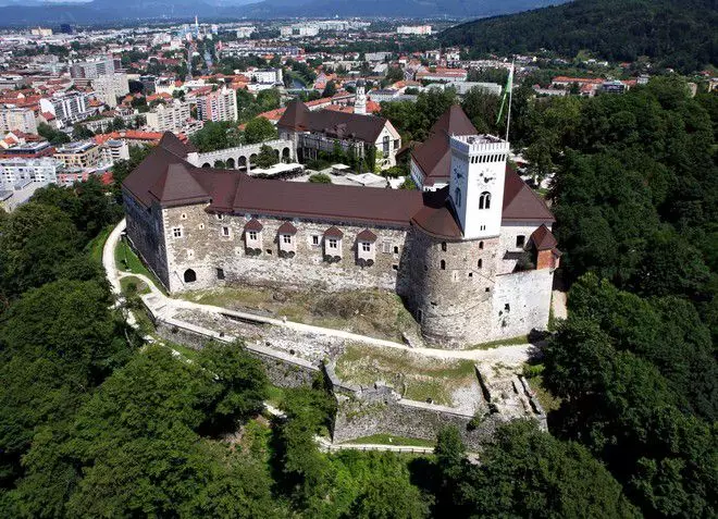 Castle Llaglasansky Grád.