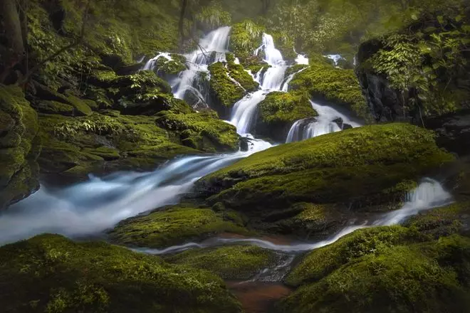 Cachoeira na encosta da Sierra Negro