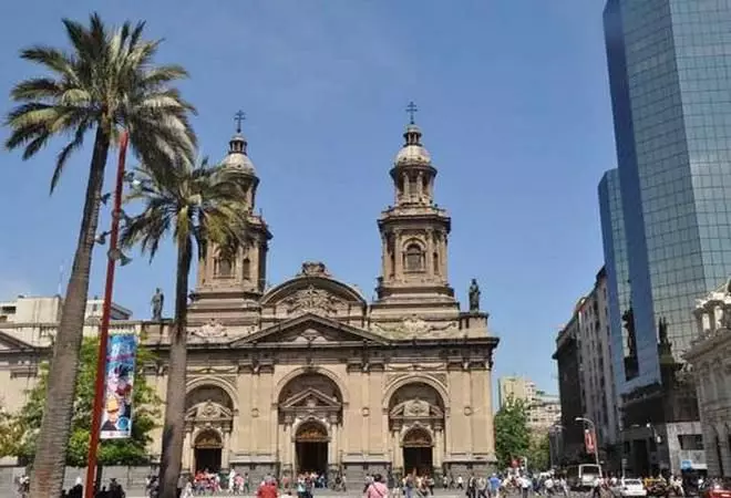 Cathedral - isang kahanga-hangang arkitektura na istraktura