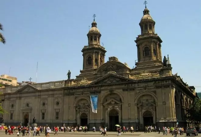 A catedral atrae a moitos turistas e peregrinos