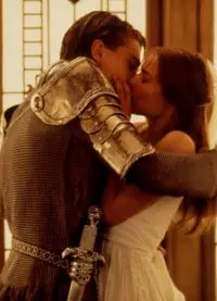 Film Romeo + Juliet tamaşaçı çox ehtiraslı səhnələri ilə yadda qaldı