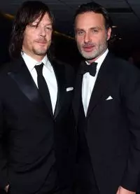 Norman Ridus thiab Andrew Lincoln hauv cov khaub ncaws hnav