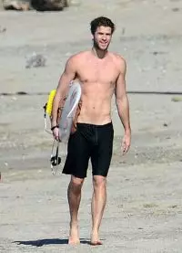 Chris Hemsworth uwielbia surfing