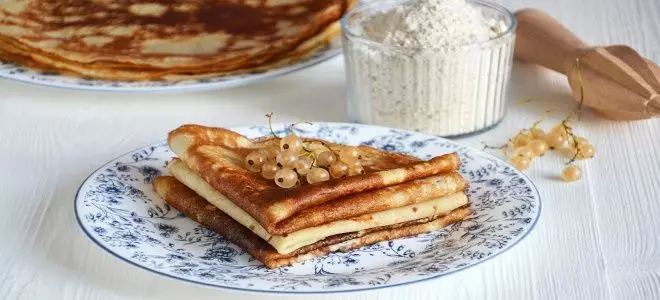 Ang pinaka-masarap na pancake sa gatas ay manipis at makapal, na may lebadura, kefir at tubig 6717_14