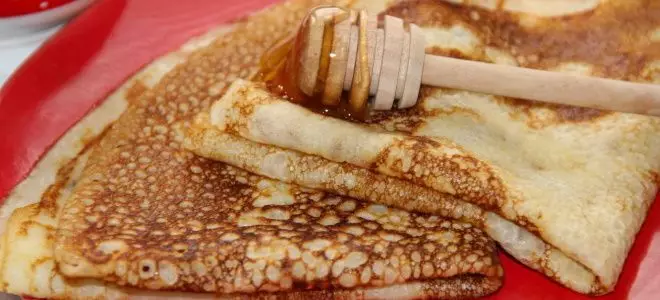 Ang pinaka-masarap na pancake sa gatas ay manipis at makapal, na may lebadura, kefir at tubig 6717_2