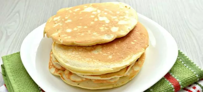 Hoe snel en heerlijk pannenkoeken voor melk, water, kefir en serum voor te bereiden? 6718_13