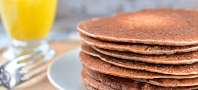 Kumaha gancang sareng leze nyiapkeun pancakes dina susu, cai, kondfir sareng sérum? 6718_14