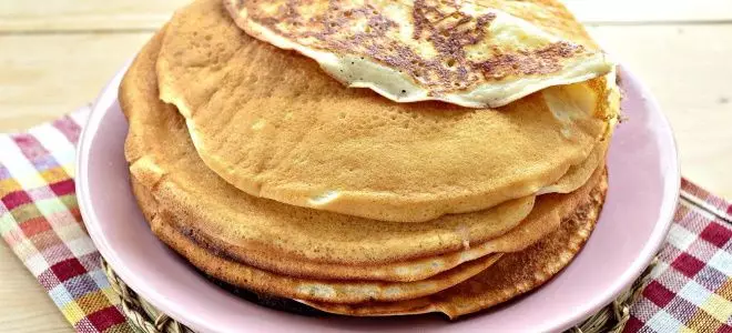 Kumaha gancang sareng leze nyiapkeun pancakes dina susu, cai, kondfir sareng sérum? 6718_3