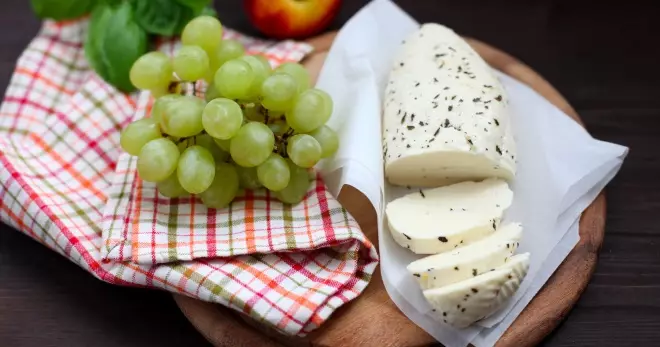 Sūrio haluumi - kas tai yra, kaip valgyti, kaip virti keptuvėje, grilis, grilis ir orkaitėje