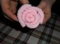 le auala e faia ai se rosa mai le napkin15