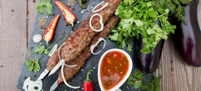 Lulle-Kebab da aka yi da minced nama a mangale - girke-girke daga rago, alade, naman sa da kaza 6867_3