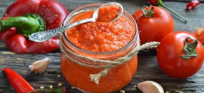 Ketchup ó trátaí le úlla don gheimhreadh - oidis le plumaí, cairéid, piobar agus oinniúin 6908_10