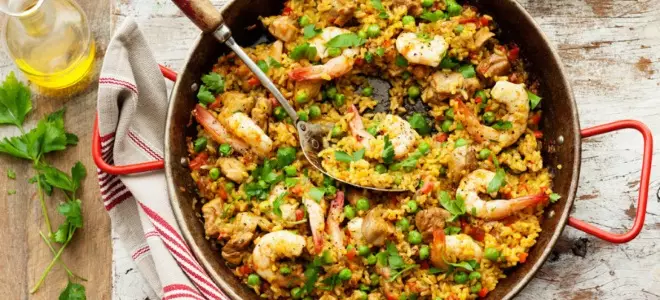 سره shrimp بېلګه Paella