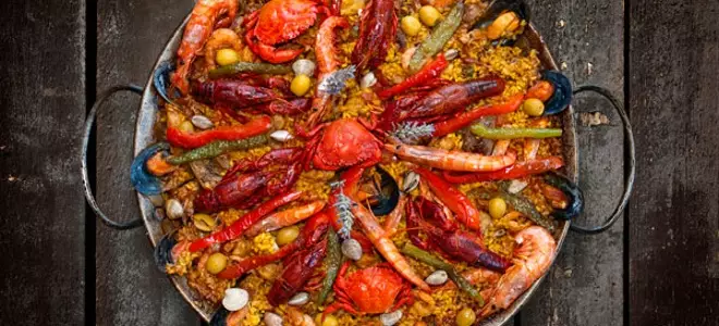 கடல் காக்டெய்ல் ரெசிபி உடன் Paella.