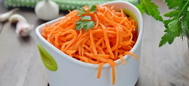 I-Carrot ngeresiphi yokupheka esheshayo yaseKorea