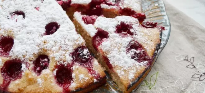 Torta magica di Manka con la ciliegia