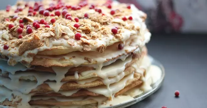 Cake in a frying pan with condensed milk - delicious and fast recipes without applying ovens