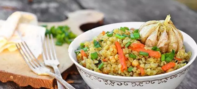 Pilaf met bulgur en zutov