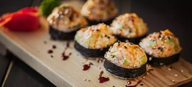 Mazali sushi - guruch reaktivlari, sousi, AutoCado, tovuq va bodring 7347_5