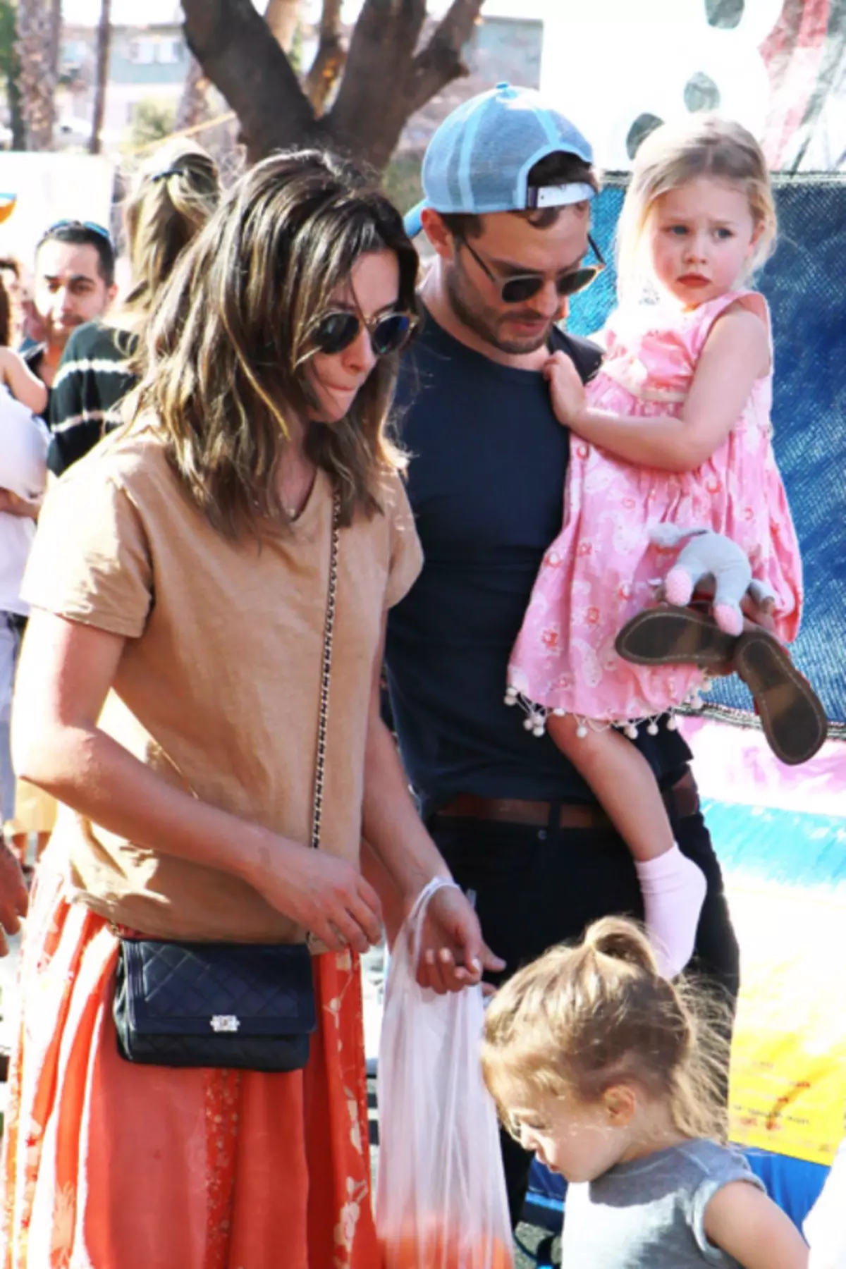 Amelia Warner at Jamie Dornan na may senior na anak na babae