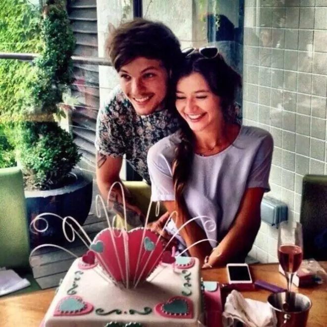 Estas malfacile forgesi la pasion inter Louis kaj Eleanor