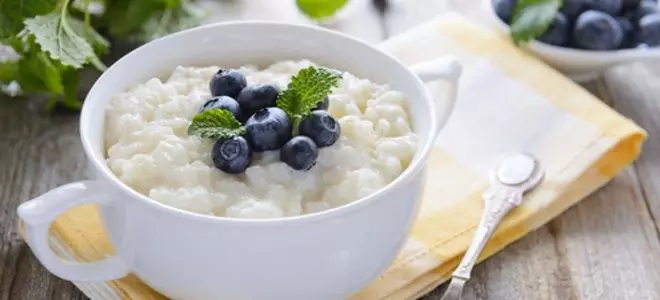 Porddge ni ounjẹ ti o lọra - Bi o ṣe le Culgur Bulgur, Arna, Manna, Oka Oka, elegede ati Pentlik Porridge 7412_5