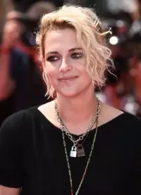 Pleev Kristen Stewart nyob rau ntawm Premiere of American lub neej