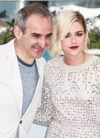 Kristen Stewart e Olivier Assayas nunha foto de cliente persoal