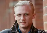 Daniel Craig jaunimo buvo blondinė plaukai