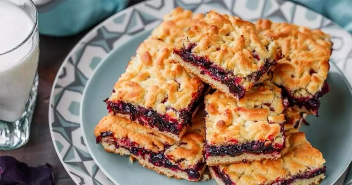 Mga cookies nga adunay jam ug grated test - lamian nga lamiang pagkaon alang sa mga bata ug dili lamang!