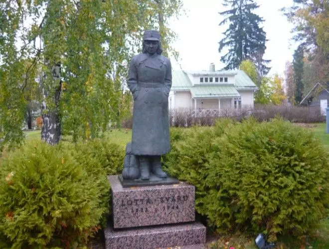 Monument voor vrouwen uit LAPTTA gezwoedigd in Lappeenranta