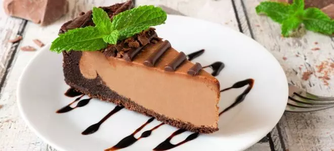 Cheesecake saka keju pondok ing oven - resep karo woh wohan beri, pisang, susu lan krim sing kondensasi 7496_6