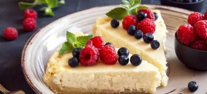 Cheesecake dari keju cottage di oven - resep dengan buah beri, pisang, susu kental dan krim 7496_8