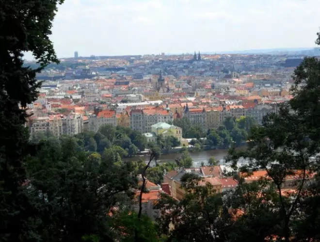 Panorama o le prague mai le paka