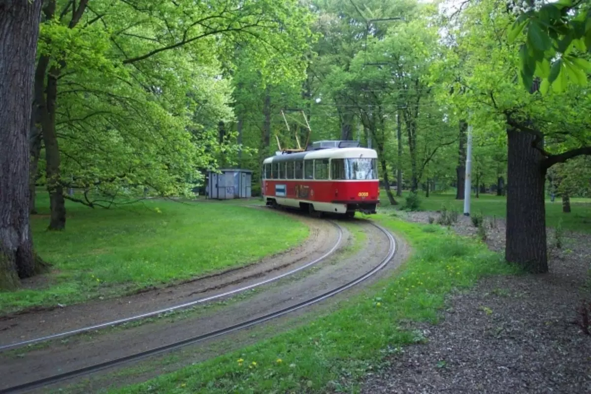 Tramvaj stigne do samog parka