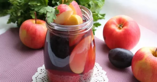 Compote los ntawm txiv apples thiab plums rau lub caij ntuj no - qab zib thiab noj qab haus huv rau tag nrho tsev neeg