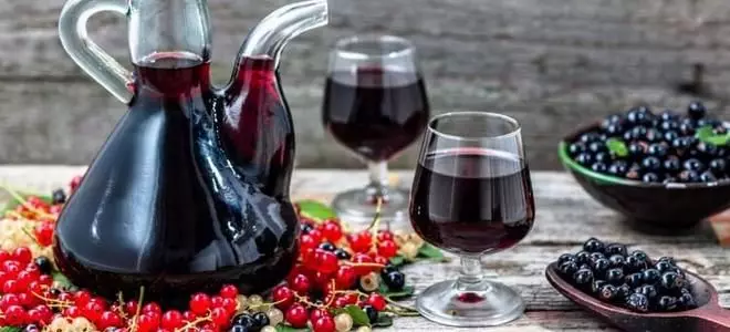 Anggur tina céri kalayan tulang - resep sareng kapang, vodka, tanpa gula sareng cai 7620_13