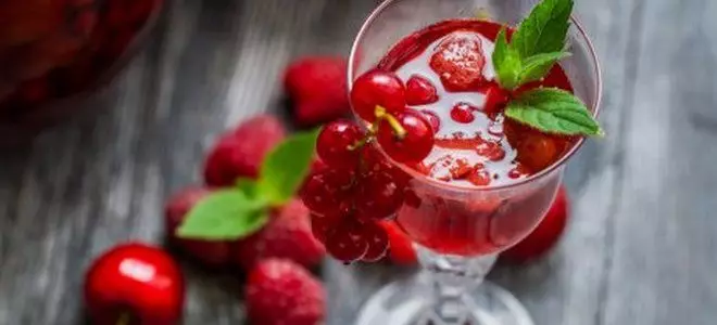 Wine daga cherries tare da kasusuwa - girke-girke tare da yisti, vodka, ba tare da sukari da ruwa ba 7620_14