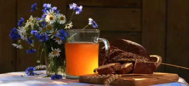 집에서 빵에서 kvass - 요리법은 냉장고, 음료, 맥아와 건포도 7621_10