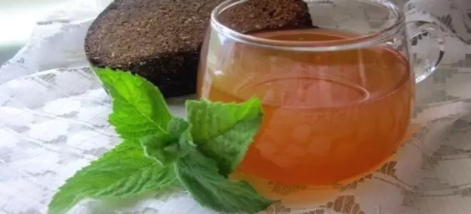 Kvass từ bánh mì tại nhà - Bí quyết được chiên, uống với men, mạch nha và nho khô 7621_15