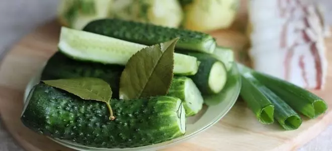 Recipe for crunchy low-headed cucumbers in a package, in a jar for the winter, with greens and vinegar 7629_10