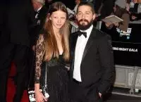 Thóg Mia Goth agus Shaia Labafe searmanas bunaidh bainise