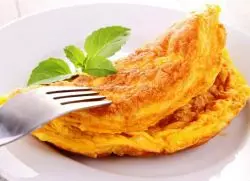 Kā padarīt omlete sulīgs un augsts