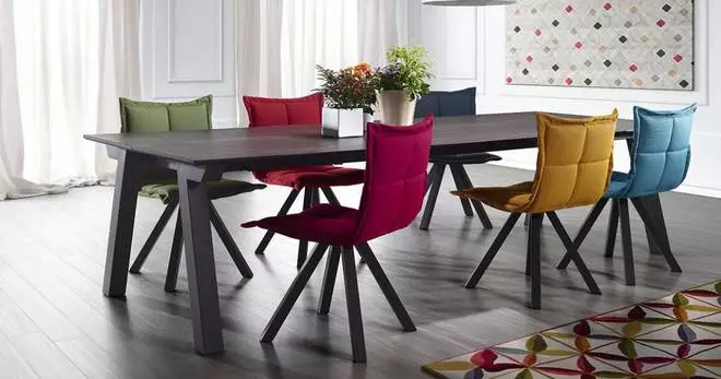 Sillas para la cocina con asiento suave: el elemento final del diseño del área de comedor.