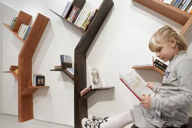 Prestatges en una habitació infantil per a llibres i joguines: opcions interessants 8085_16